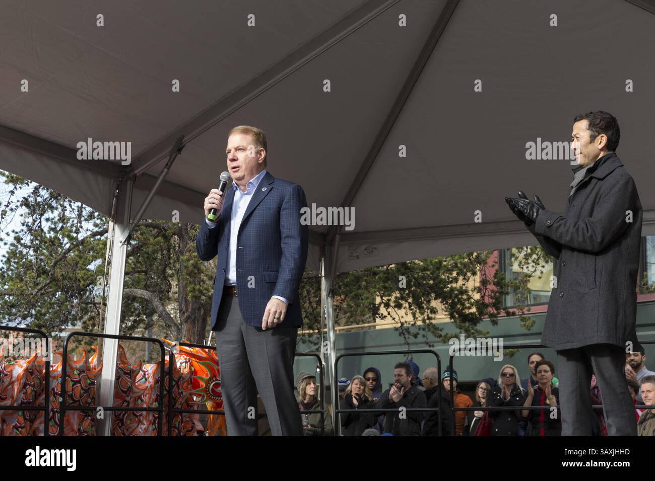 Gay chinese men白袜 hi-res stock photography and images - Alamy