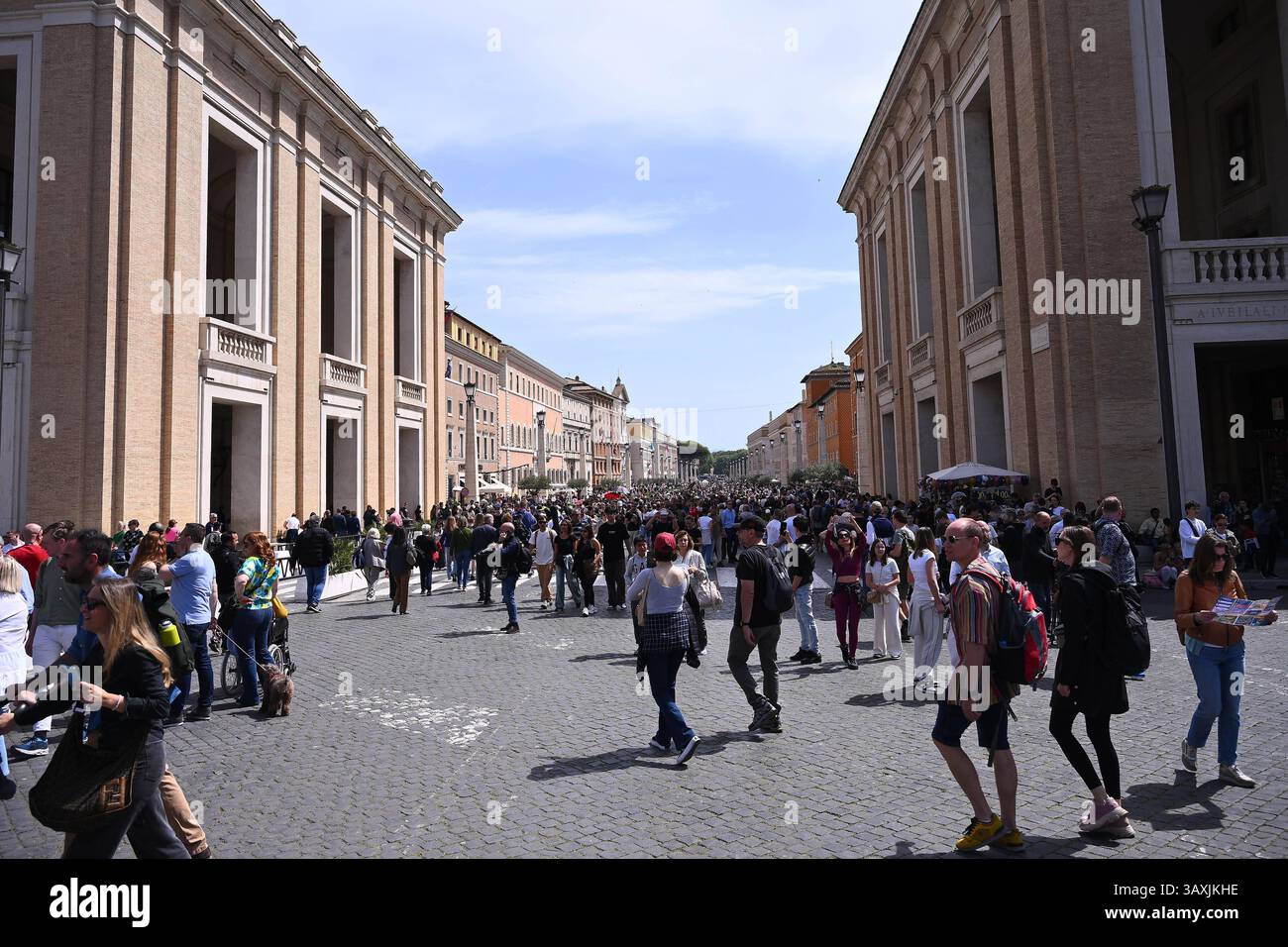 News - Pope Francis Dies At Easter Faithful in on pilgrimage for the ...