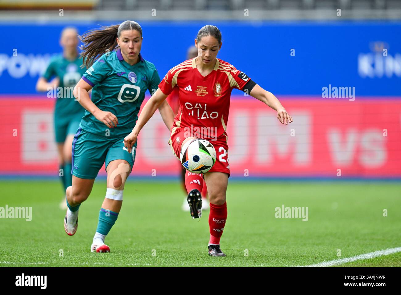 Leuven, Belgium. 21st Apr, 2025. Luna Vanzeir (30) of Anderlecht pictured fighting for the ball ...