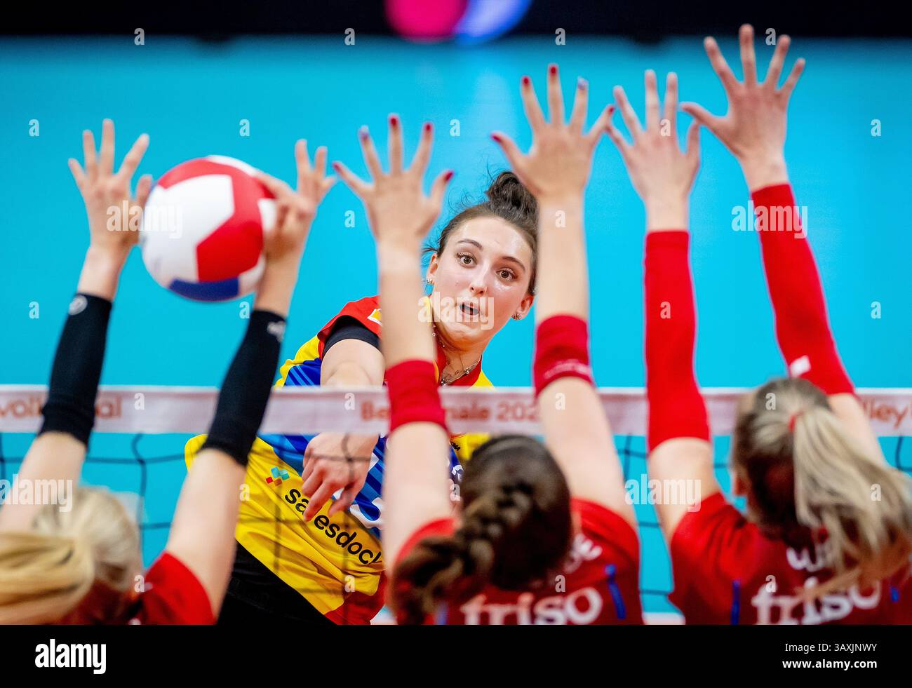 DEN BOSCH - Dagmar Mourits of Draisma Dynamo during the women's final ...