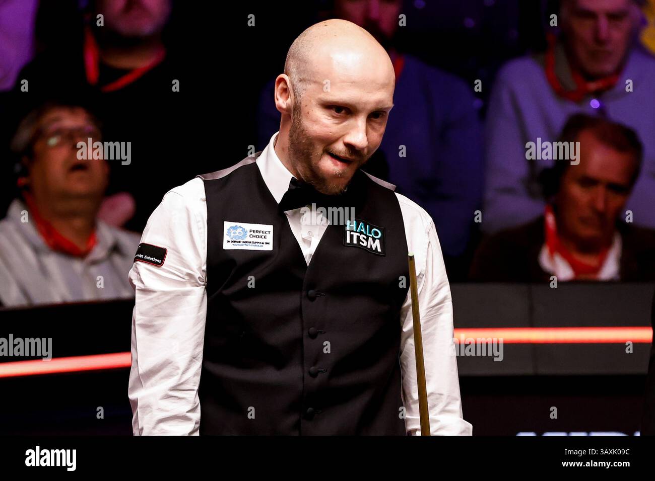 Zak Surety reacts during the 2025 Halo World Snooker Championship Round ...