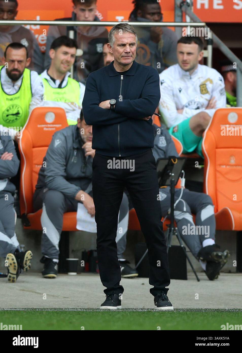 Wrexham manager Phil Parkinson during the Sky Bet League One match at ...