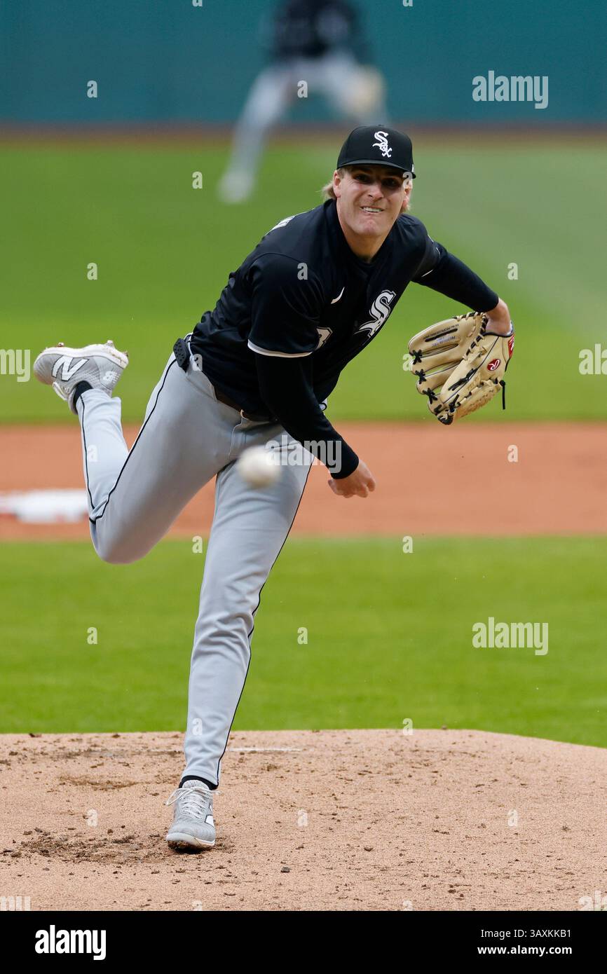 CLEVELAND, OH - APRIL 10: Chicago White Sox pitcher Jonathan Cannon (48 ...