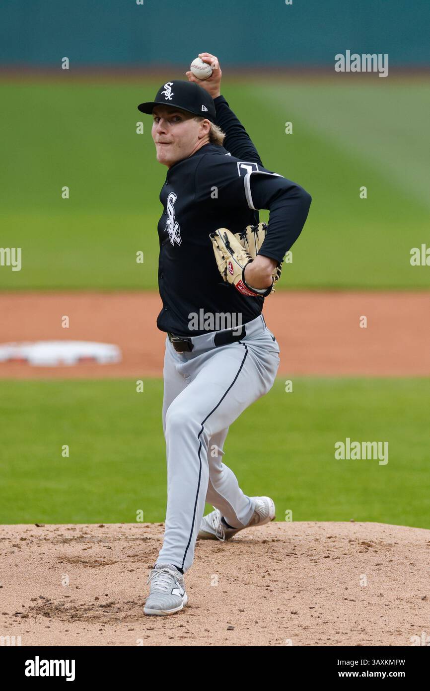 CLEVELAND, OH - APRIL 10: Chicago White Sox pitcher Jonathan Cannon (48 ...
