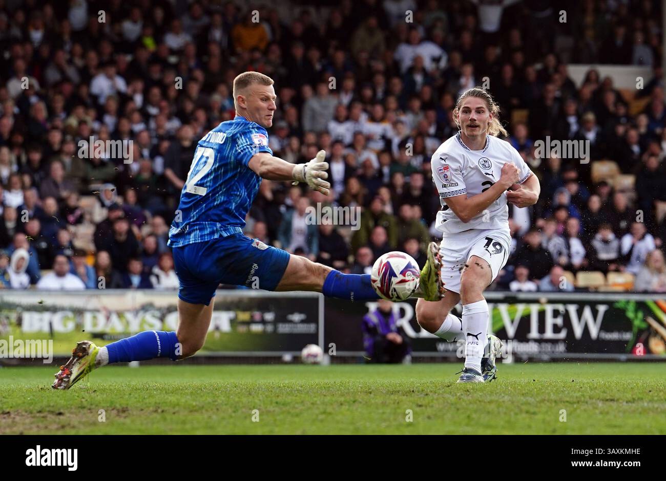 Port Vale's Lorent Tolaj scores their side's first goal of the game ...