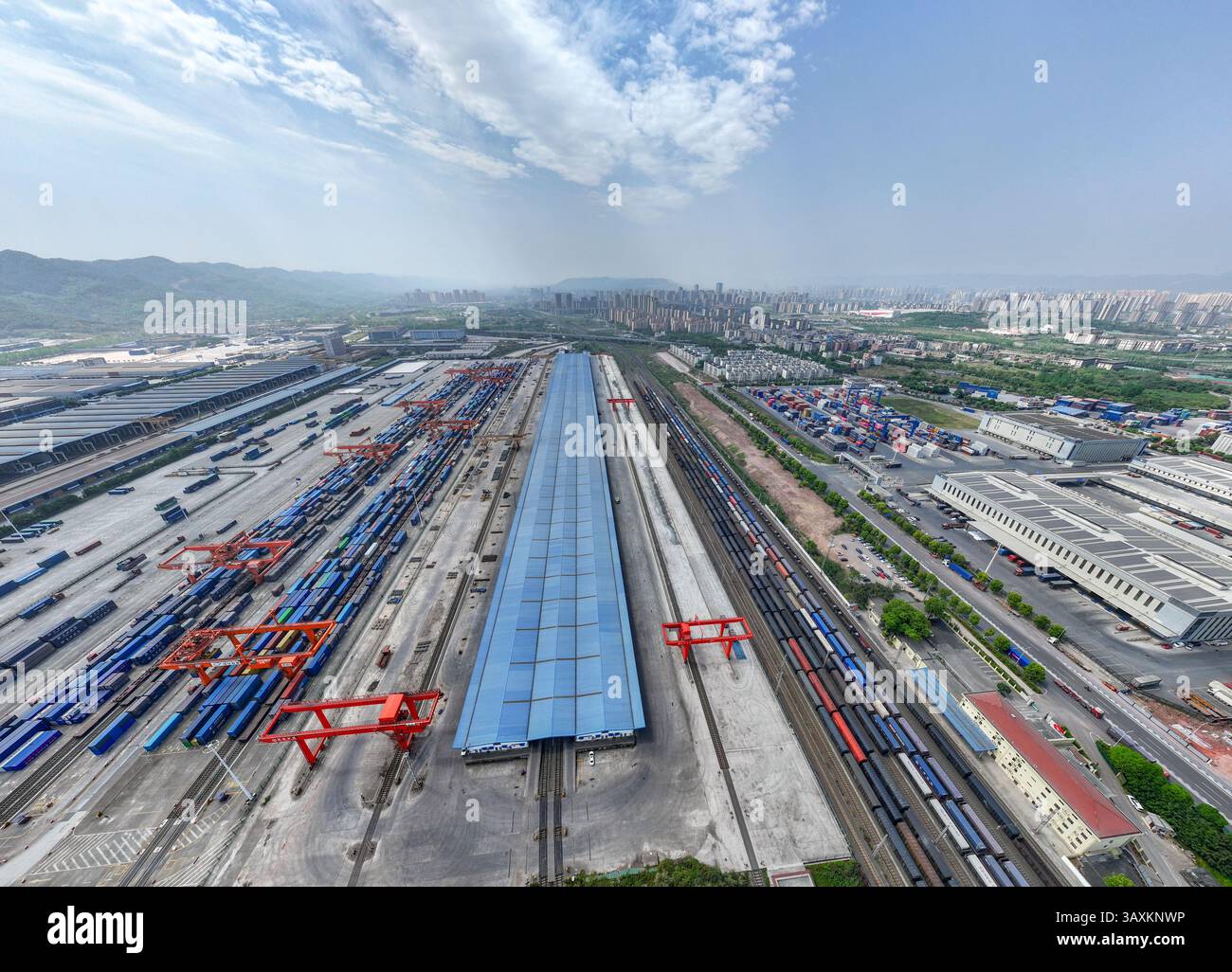 (250421) -- NANNING, April 21, 2025 (Xinhua) -- An aerial drone photo ...
