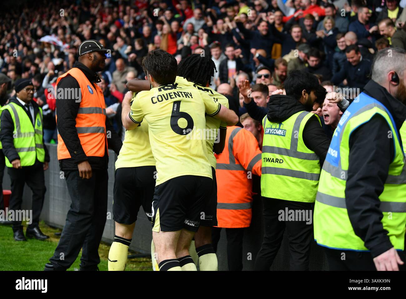Wycombe, England. 21st Apr 2025. Charlton celebrate after Karoy ...