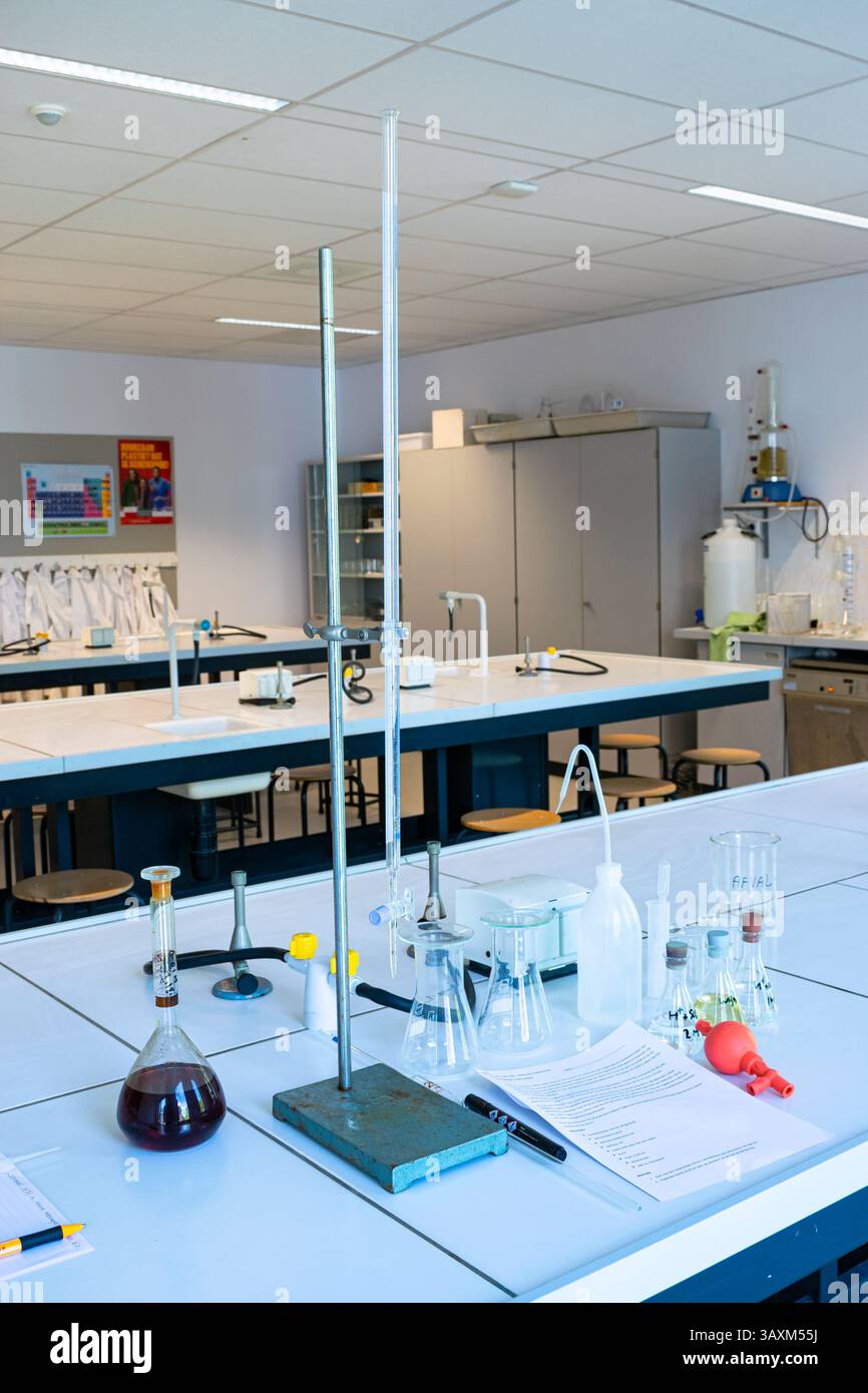 Titration hi-res stock photography and images - Alamy