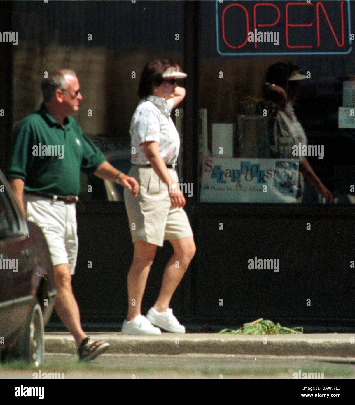 Jun 25, 1999; Charlevoix, Michigan, USA; John & Patsy Ramsey shopping ...