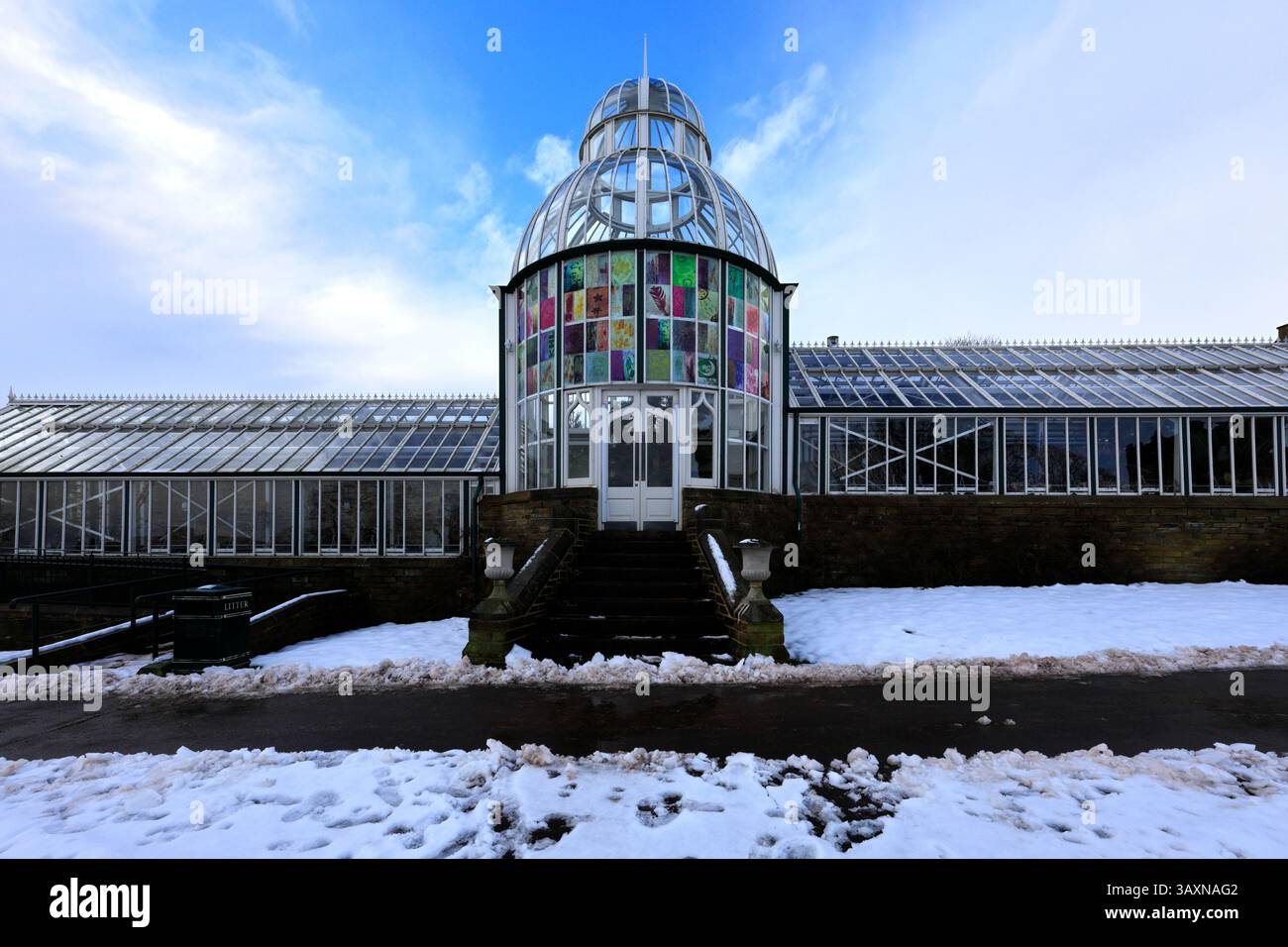 The Cliffe Castle Pavilion, Cliffe Castle Park, Keighley town ...