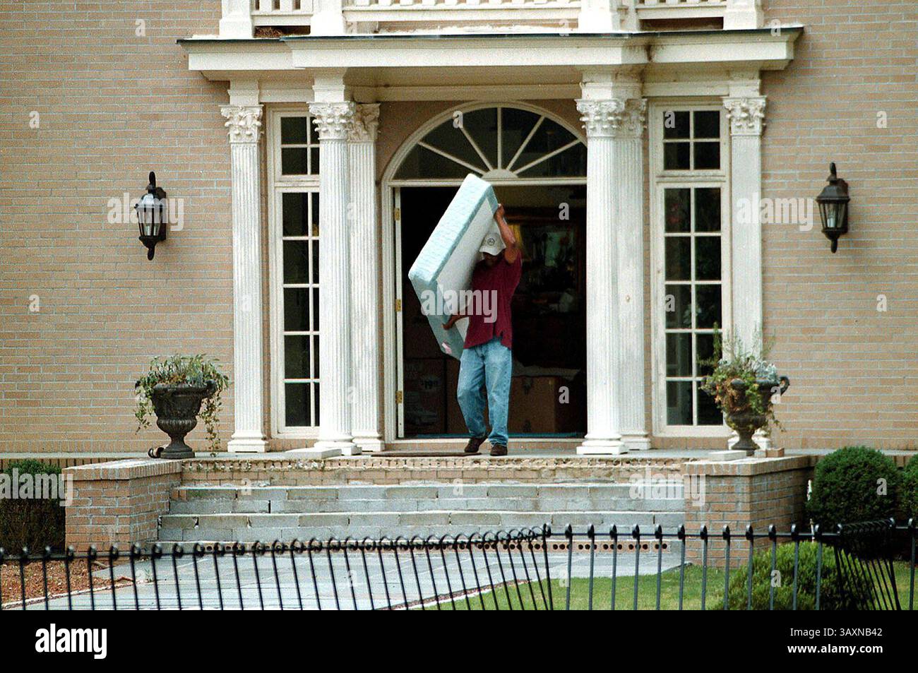 Jun 7, 1999 - Atlanta , Georgia, USA - JonBenet Ramsey Murder Case: Ramsey family move out of ...