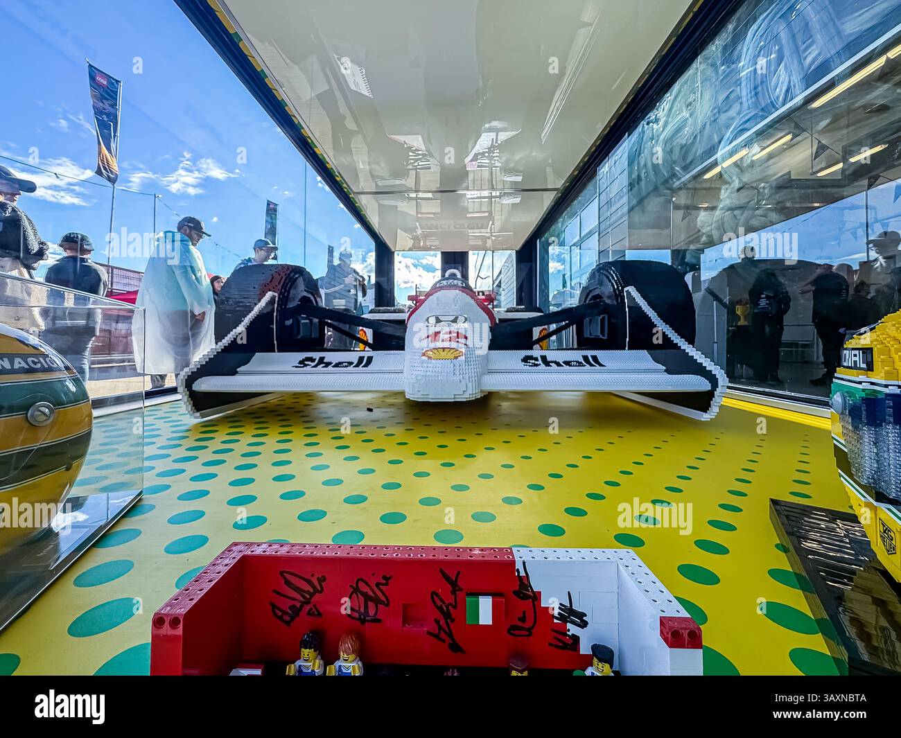 F1 silverstone 2024 lap smartphone stock photos and images - Alamy