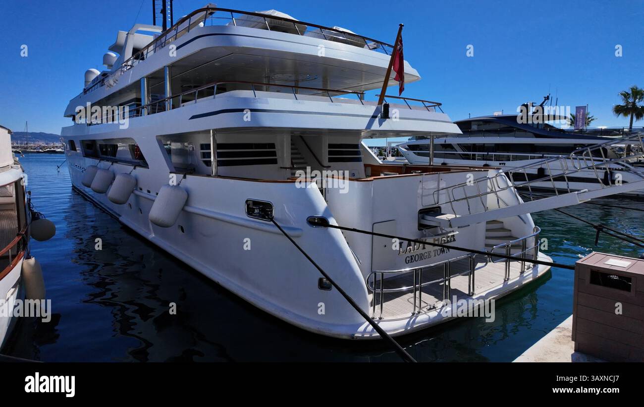 Lady haya yacht moored hi-res stock photography and images - Alamy