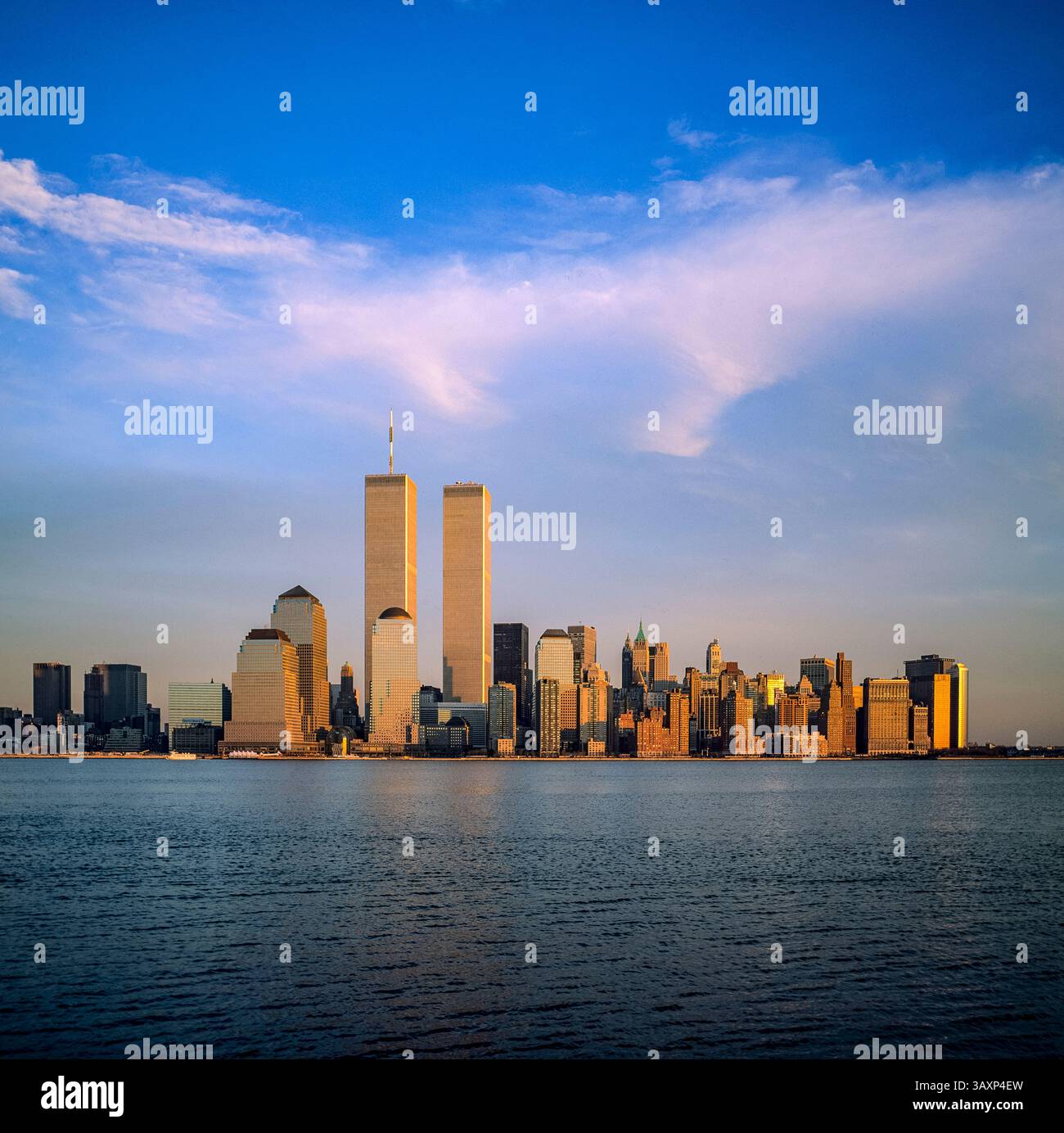 Nyc world trade center 1990 hi-res stock photography and images - Alamy