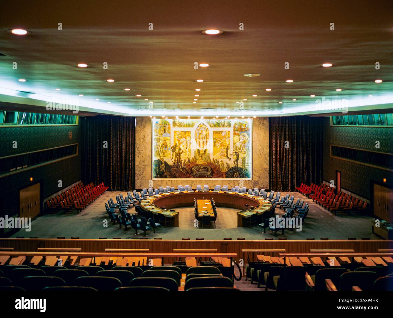 New York, vintage 1990s, security council meeting room, headquarters of ...