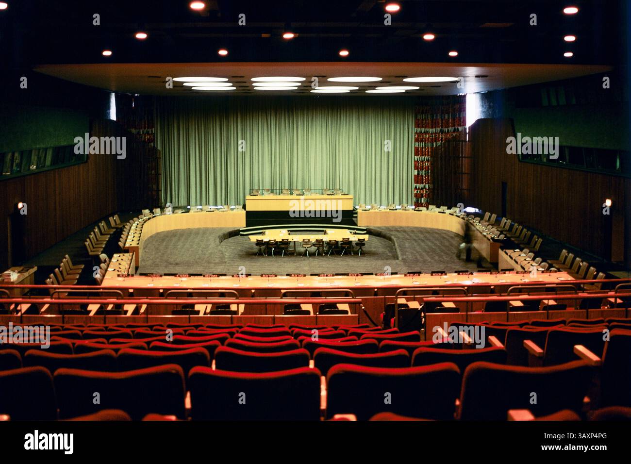 New York, vintage 1990s, economic and social council hall, headquarters ...