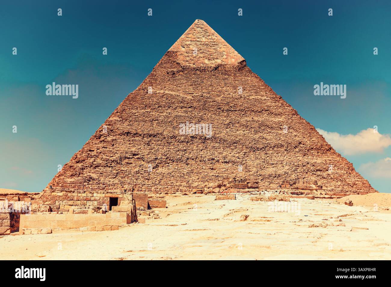 View of the pyramid of chefren hi-res stock photography and images - Alamy