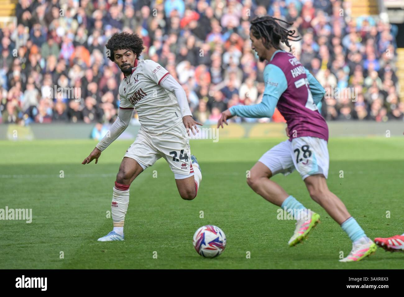Turf Moor, Burnley, Lancashire, UK. 21st Apr, 2025. EFL Championship ...