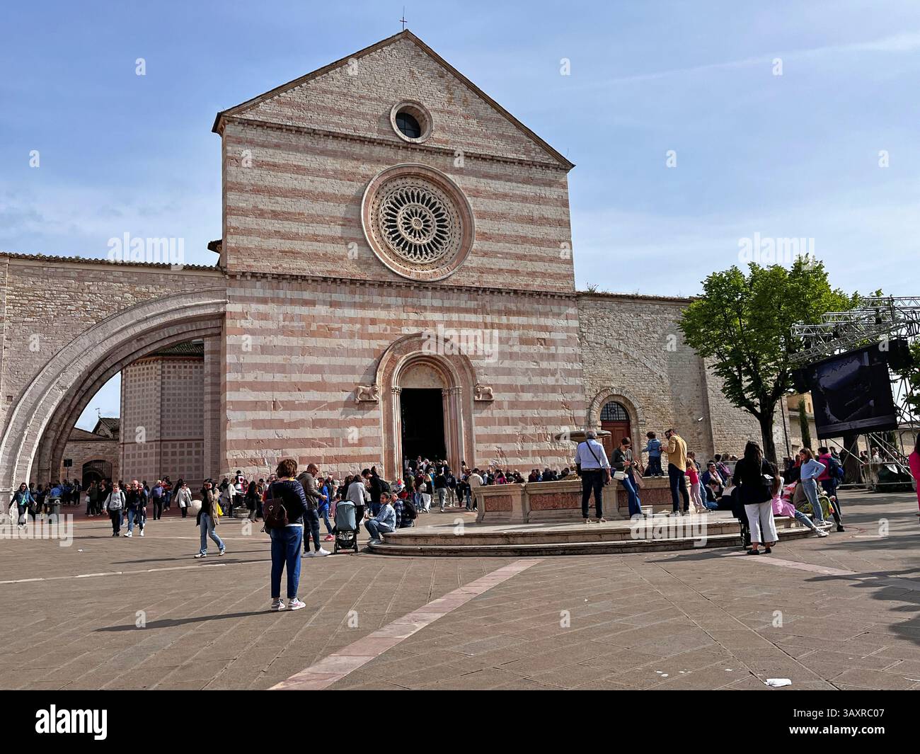 The Basilica of Saint Clare (Italian: Basilica di Santa Chiara) is a ...