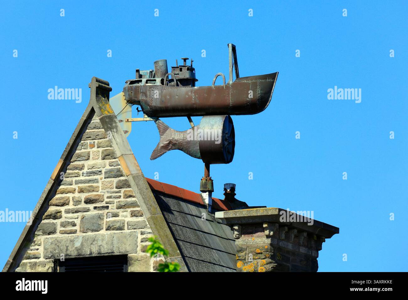 Roof feature at the Pilotage building (now Bill's restaurant) Cardiff ...