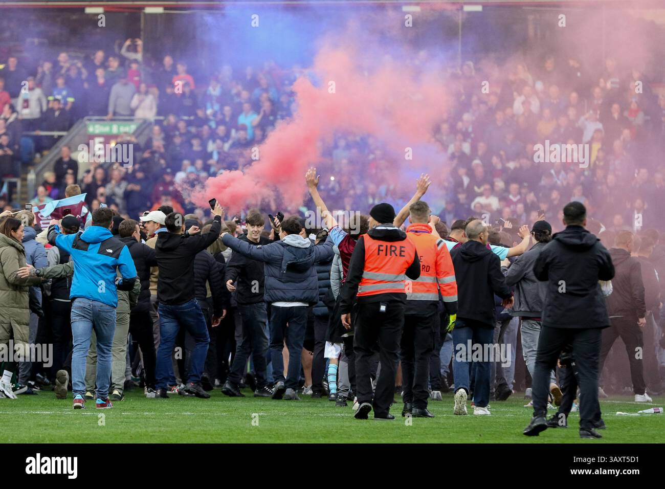 Burnley, UK. 21st Apr, 2025. Turf Moor, Bunrley, England, April 21st ...