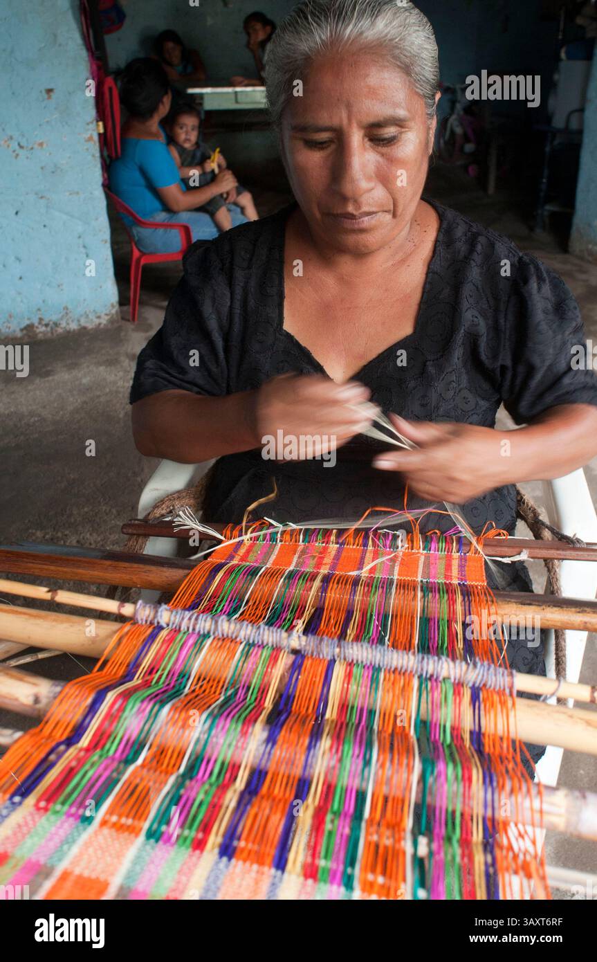 Aug 15, 2016 - Peru - Lambayeque: preserved ancient tradition spinners ...