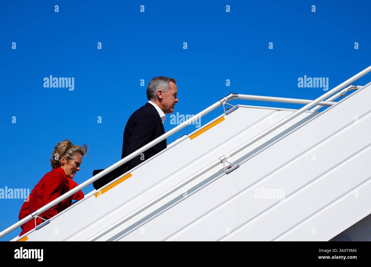 Goffs, Canada. 21st Apr, 2025. Liberal Leader Mark Carney and wife ...