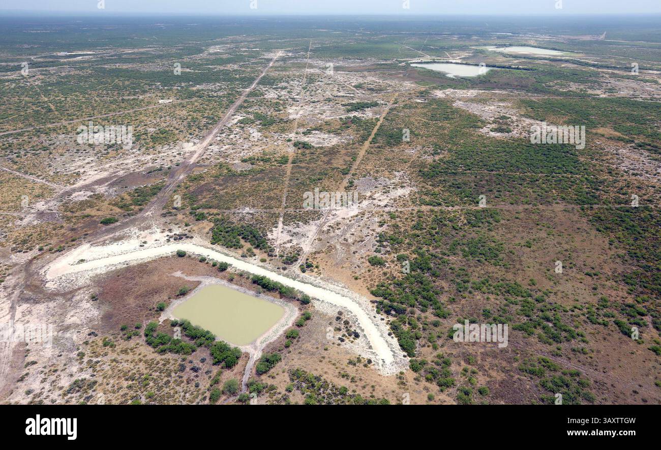 Jul 27, 2016 - Laredo, Texas, U.S. - The section of land on Carlos ...
