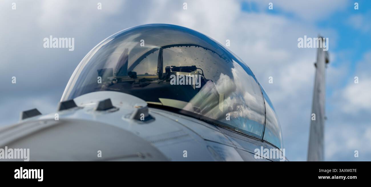 Canopy of a General Dynamics F-16 fighter air plane Stock Photo - Alamy
