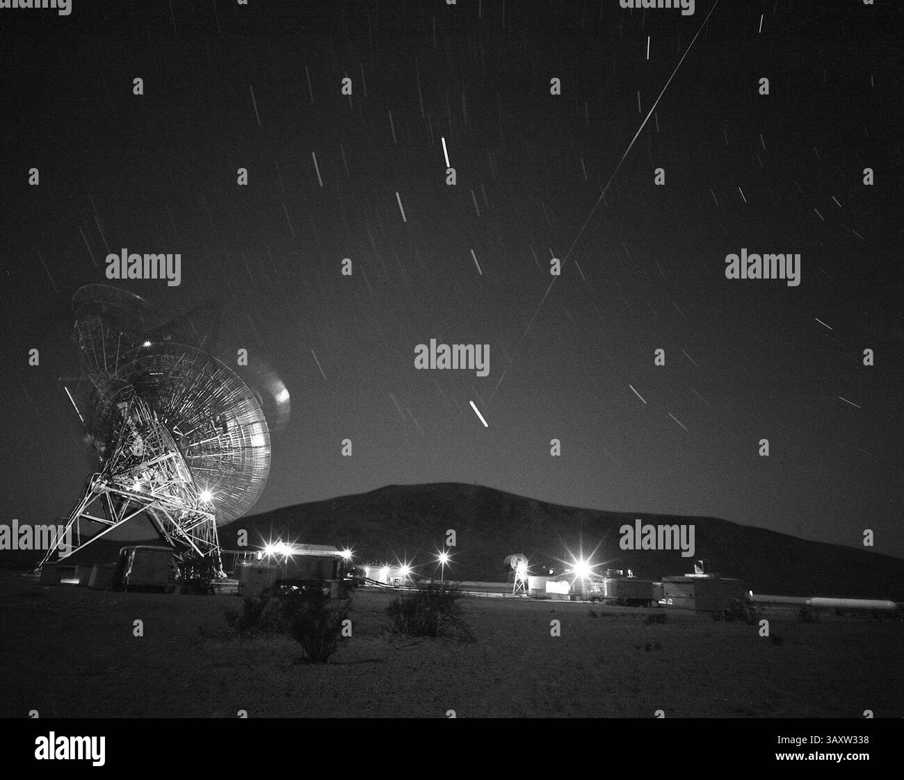 Jet propulsion laboratory 1960 Black and White Stock Photos & Images ...
