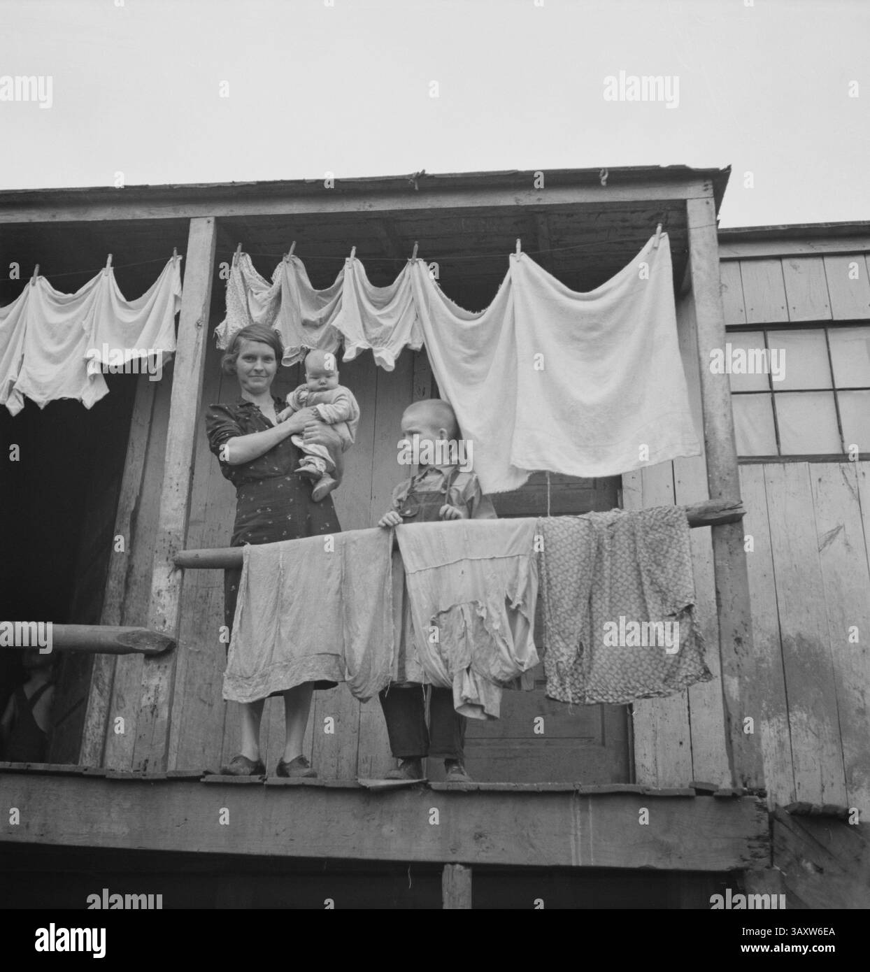 Family farm 1930 Black and White Stock Photos & Images - Alamy