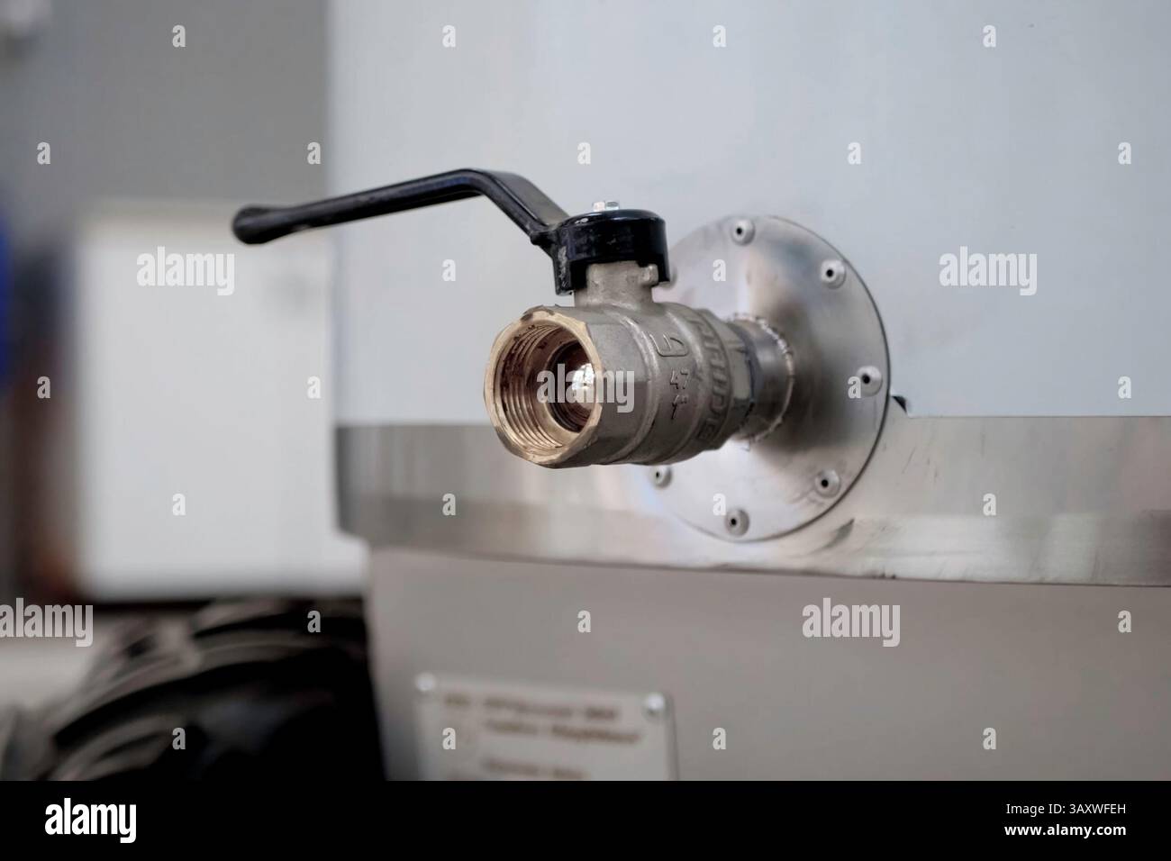 Ball valve at the bottom of the tank. Shut-off arm of pressure vessels ...