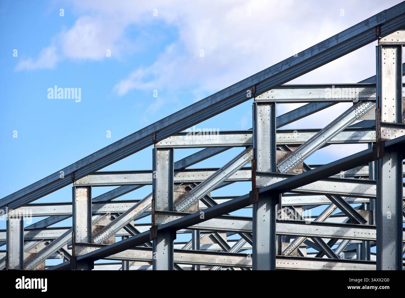 Metal construction. Urban geometrical interlacing of bolted connections ...