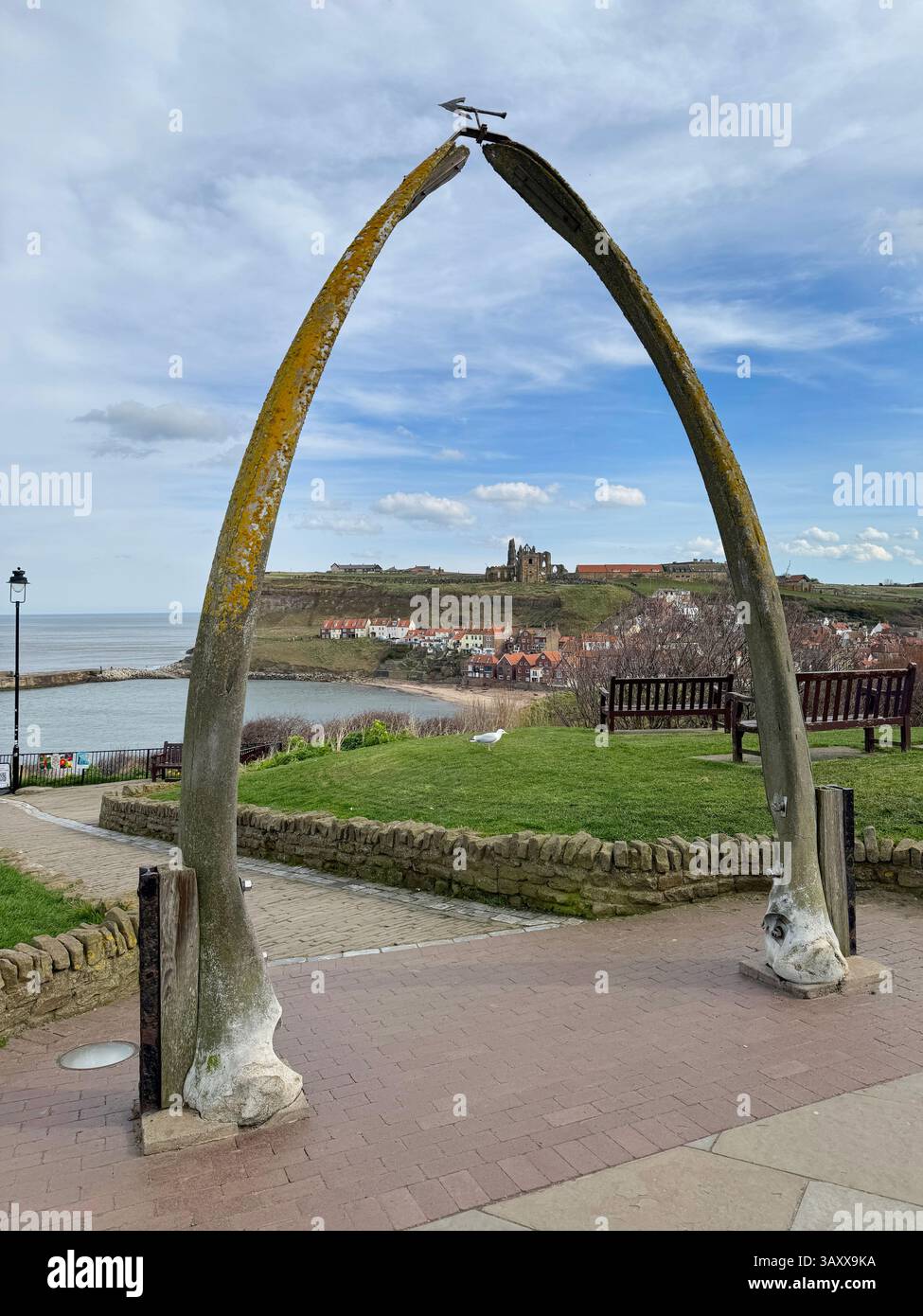 Whitby Whalebone Arch Stock Photo - Alamy