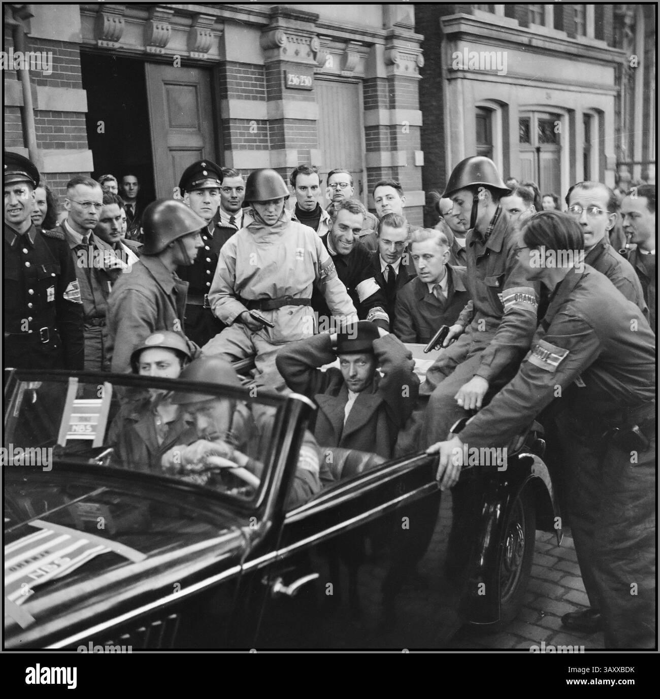 WW2 Dutch Interior Armed Forces arresting SD-executioner Van der Vegte ...