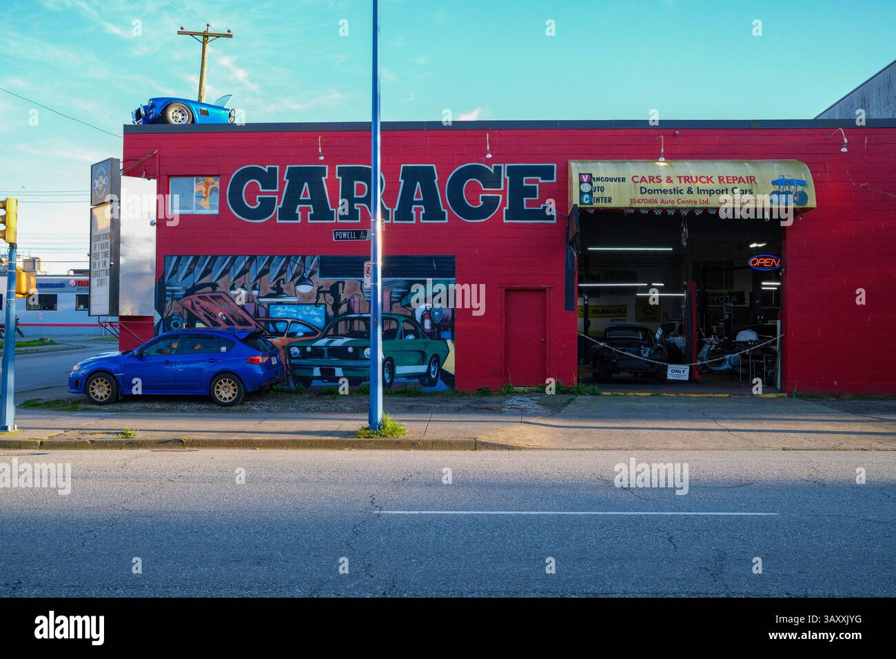 Vancouver mechanic hi-res stock photography and images - Alamy
