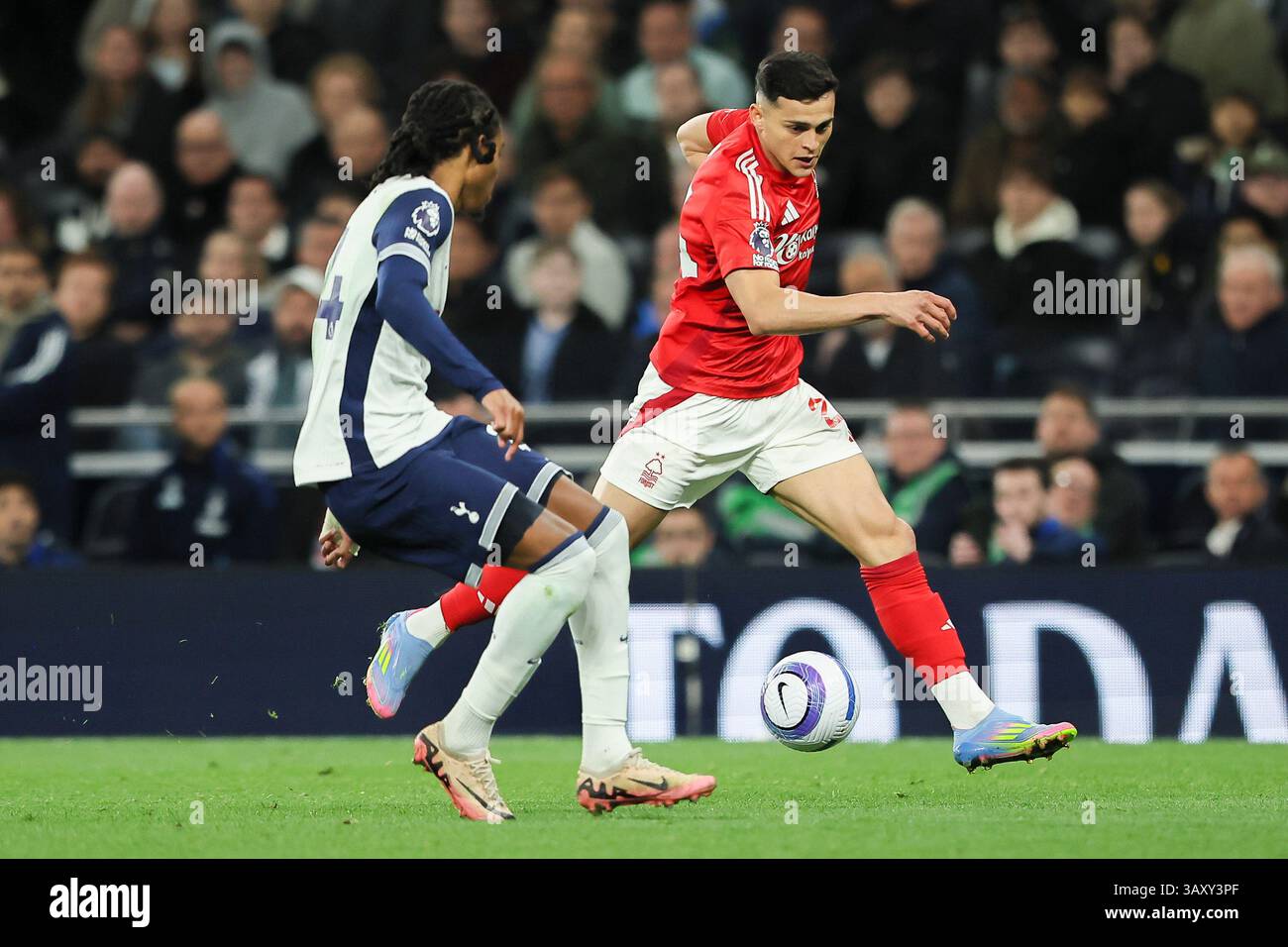 Tottenham Hotspur Stadium, London, UK. 21st Apr, 2025. Premier League ...