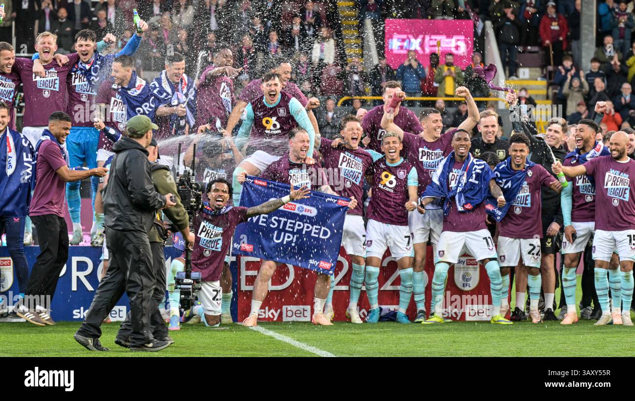 Turf Moor, Burnley, Lancashire, UK. 21st Apr, 2025. EFL Championship ...