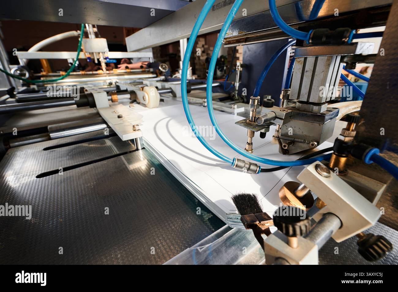 Innovative paper sheet feeding mechanism enhances efficiency and ...