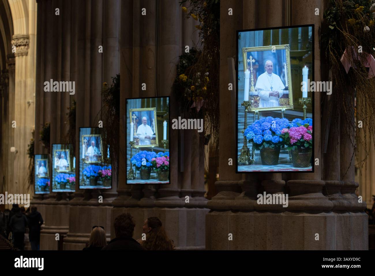 Manhattan, United States. 21st Apr, 2025. Catholics mourn the death of ...