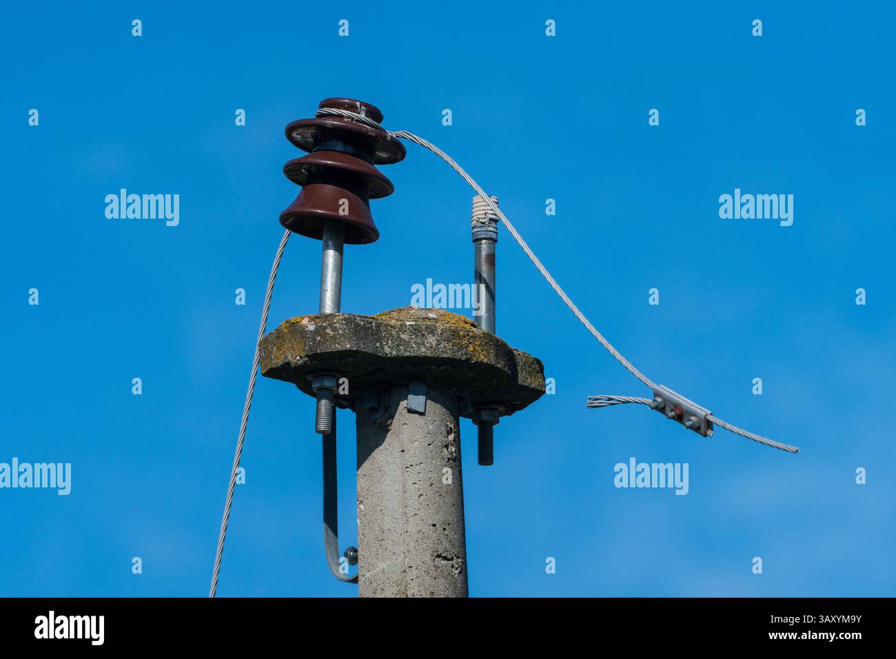 Weathered concrete utility pole hi-res stock photography and images - Alamy