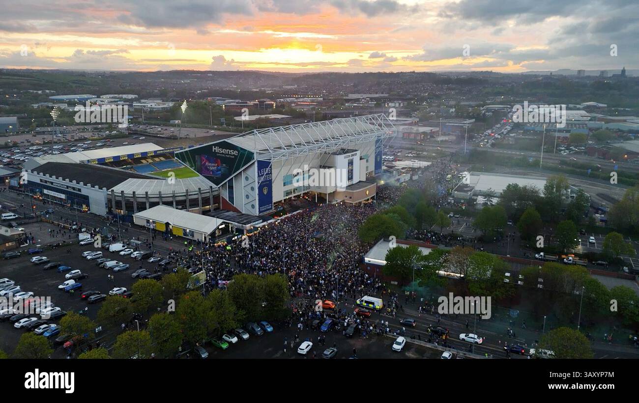 Leeds United fans celebrate promotion to the Premier League outside ...
