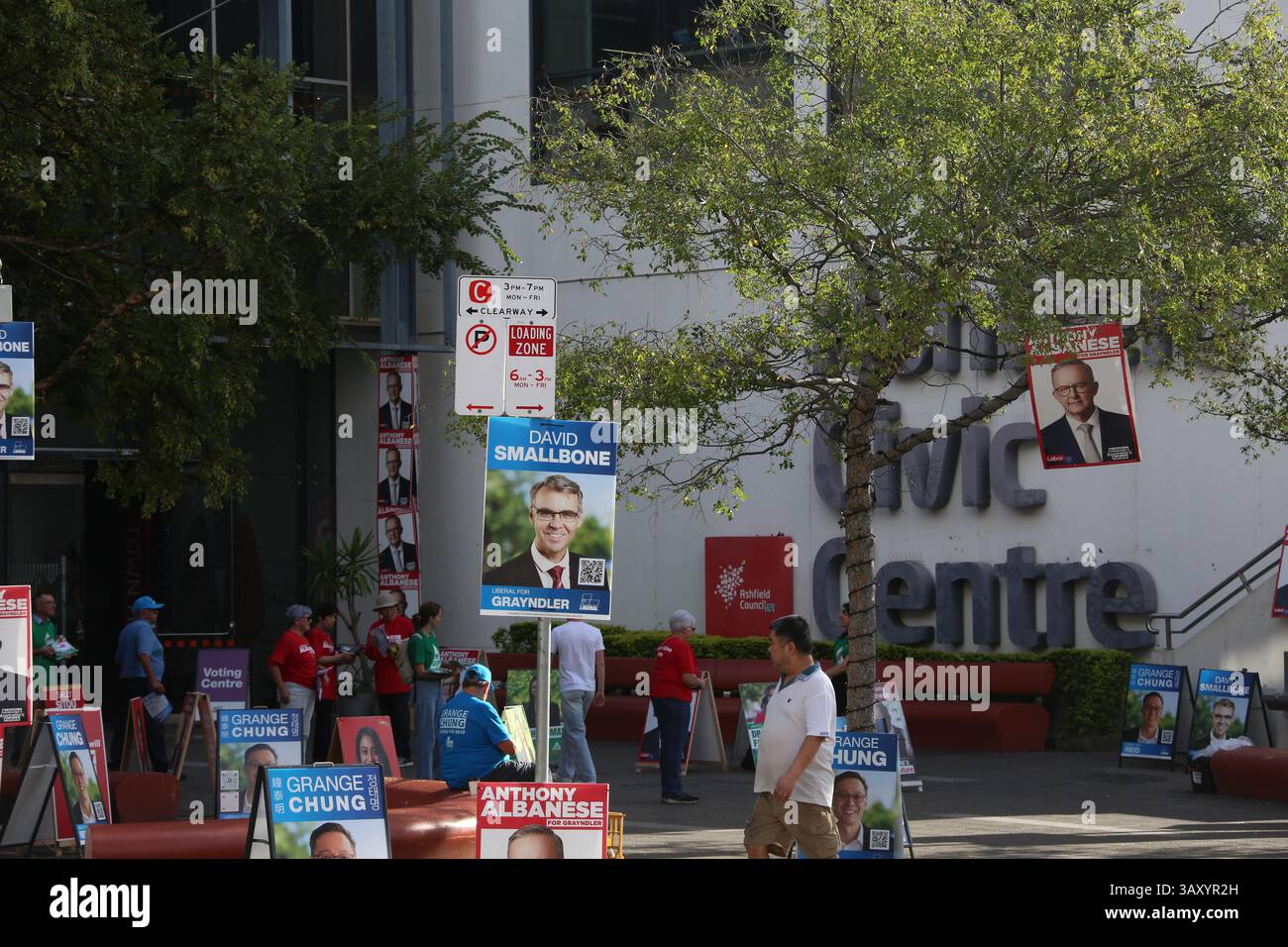 Sydney, Australia. 22nd April 2025. Early voting begins for the 2025 ...