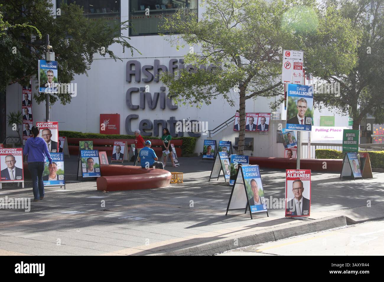 Sydney, Australia. 22nd April 2025. Early voting begins for the 2025 ...
