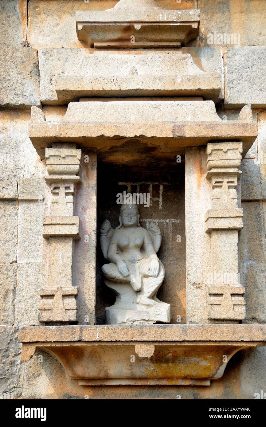 Carving details on the outer wall of the Pandeshwar Temple, Yavat ...