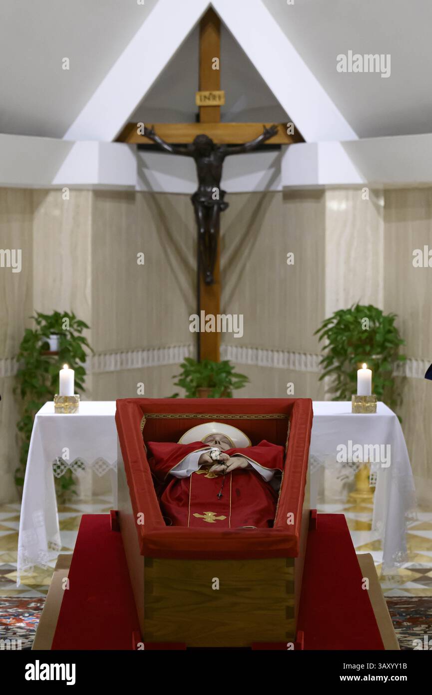 Vatican, Vatican. 22nd Apr, 2025. **NO LIBRI** Italy, Rome, Vatican ...