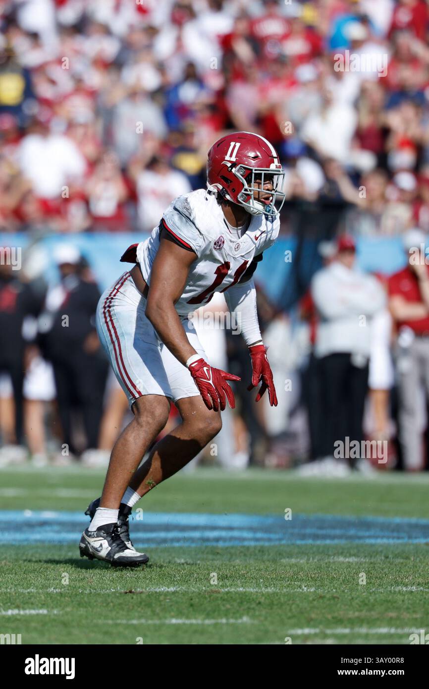 Alabama linebacker's Jihad Campbell (11) looks to defend during the ...