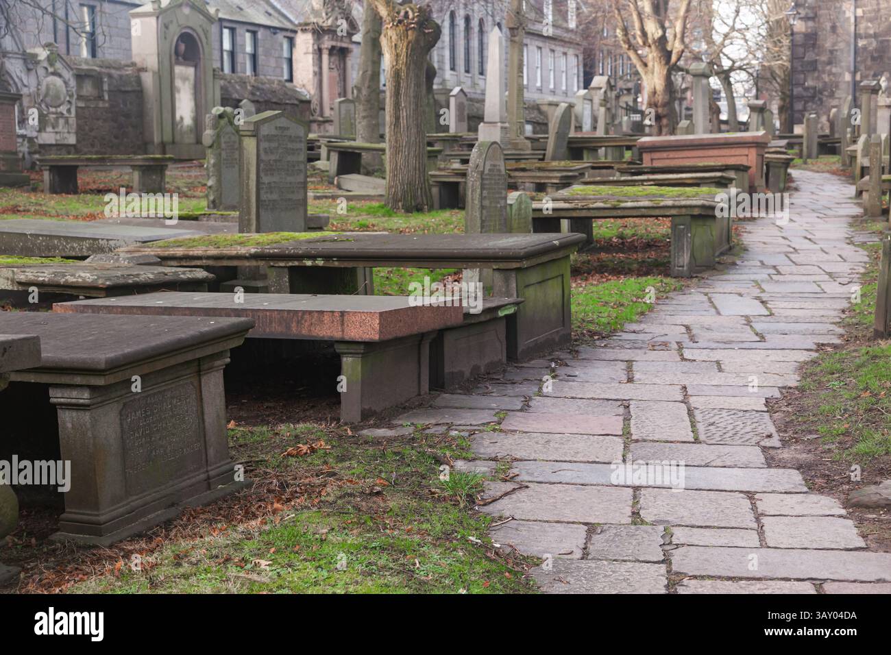 Old cemetery in the city centre of Aberdeen Scotland Stock Photo - Alamy
