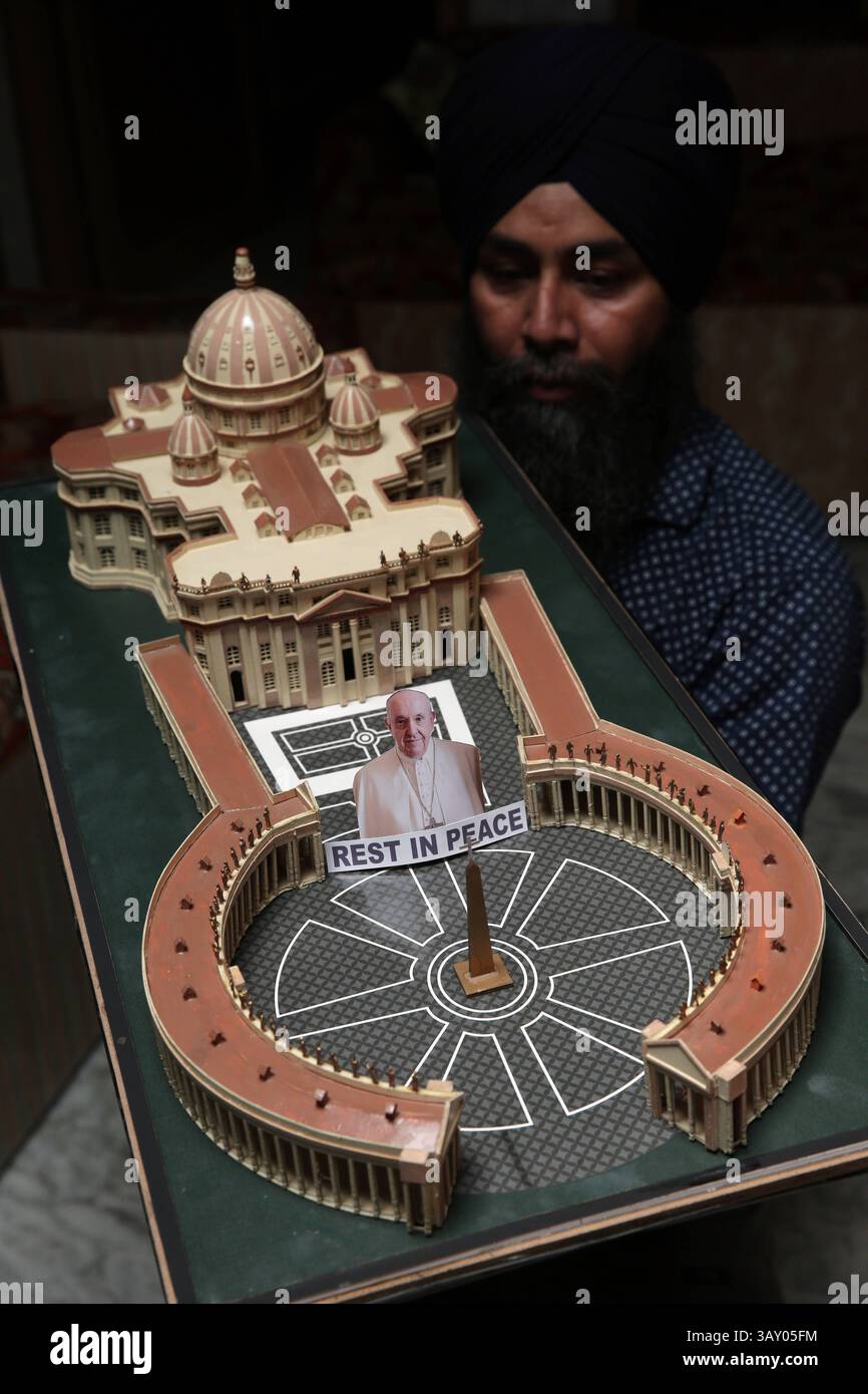 Reactions to Pope Francis death in Amritsar, India Indian paper artist ...