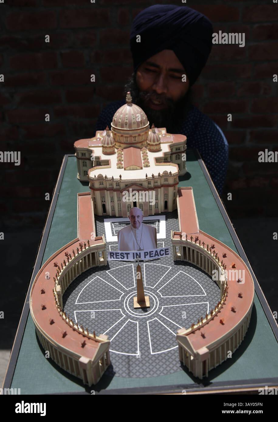 Reactions to Pope Francis death in Amritsar, India Indian paper artist ...